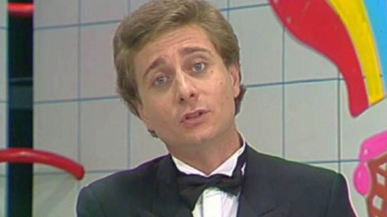 Paolo Bonolis compie 61 anni: 40 anni di carriera, 68 programmi e un ...