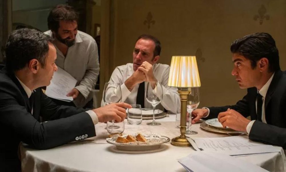 Gli infedeli: trama e cast del film con Riccardo Scamarcio