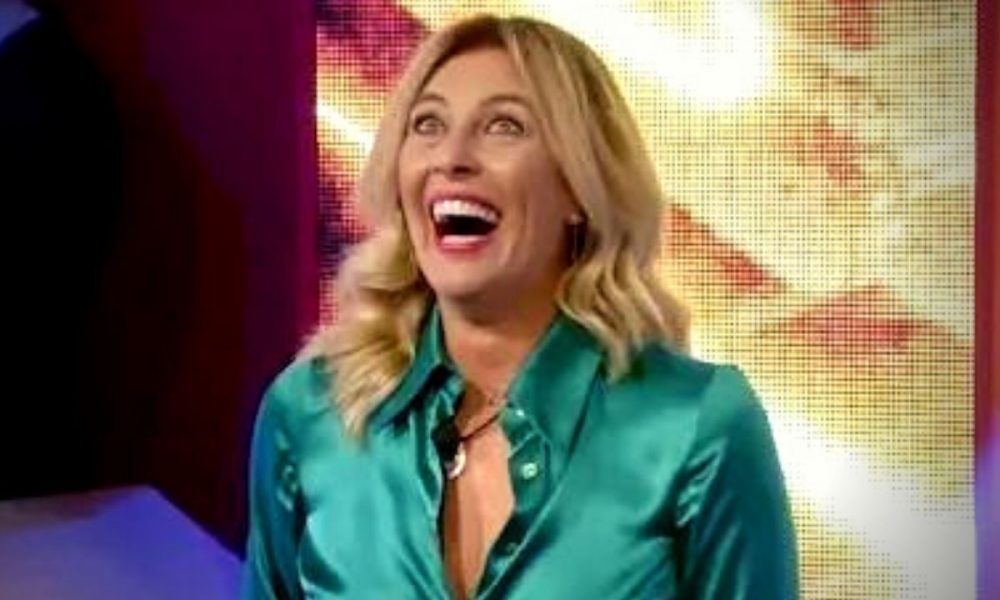 "Ho fatto tanta tv": Cristina Quaranta ride in faccia alla Fiordelisi