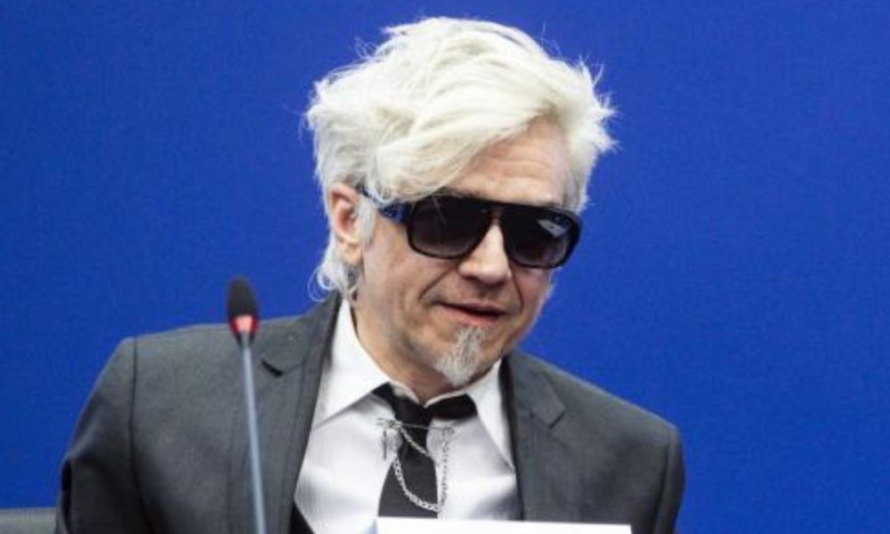 Morgan, lo sfottò dopo gli ascolti tv di StraMorgan: "Prendetevi questo ...