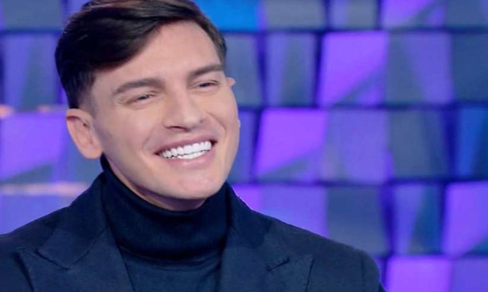 Alessandro Basciano resta accanto a Sophie: la dedica sui social