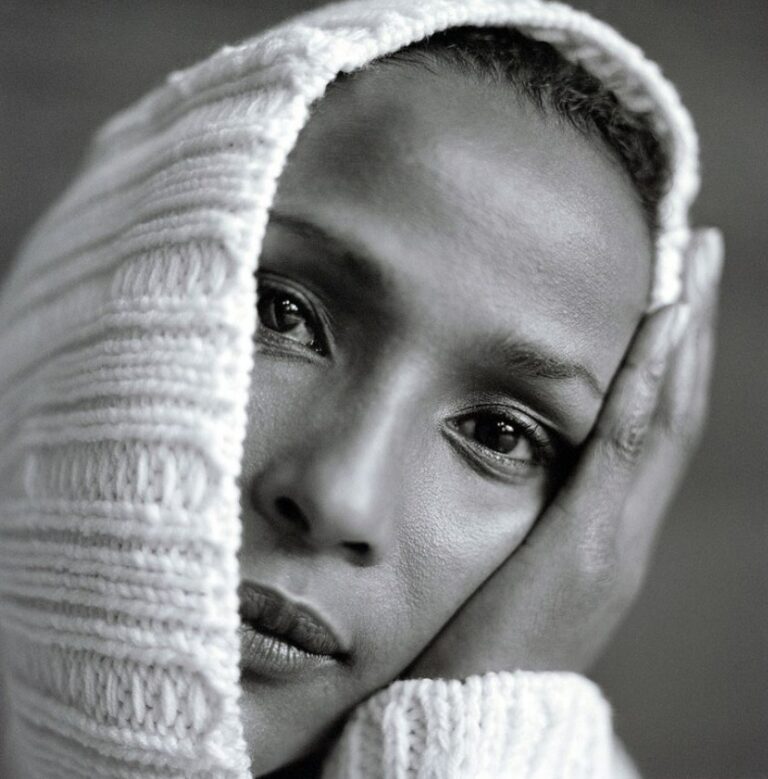 Chi è Waris Dirie: Vita e Successo di una Grande Modella