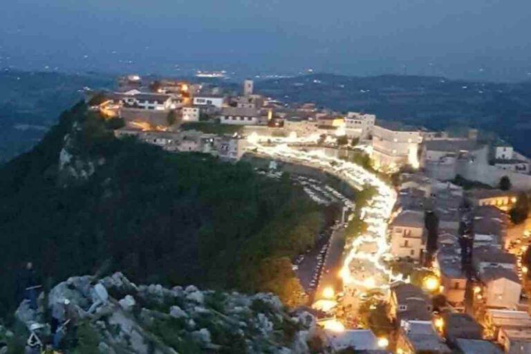 Chi è Corrado Mantoni? Carriera, vita privata, moglie, figli